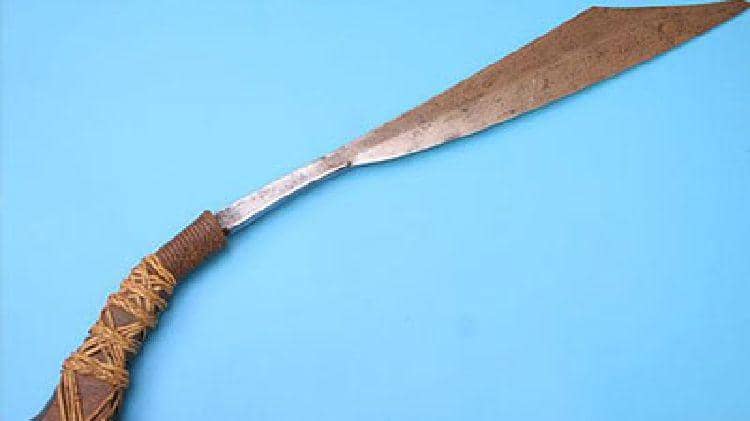 5 Senjata Tradisional Sumatra Barat yang Melegenda | IDN Times