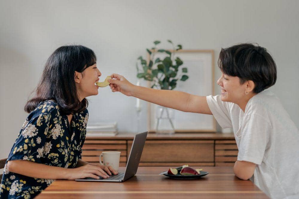 Apa Itu Act of Service? Pengertian dan Contohnya | IDN Times