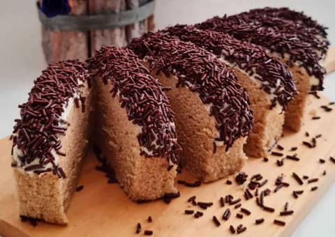 7 Cara Membuat Bolu Kukus Tanpa Mixer Anti Gagal dan Lembut | IDN Times