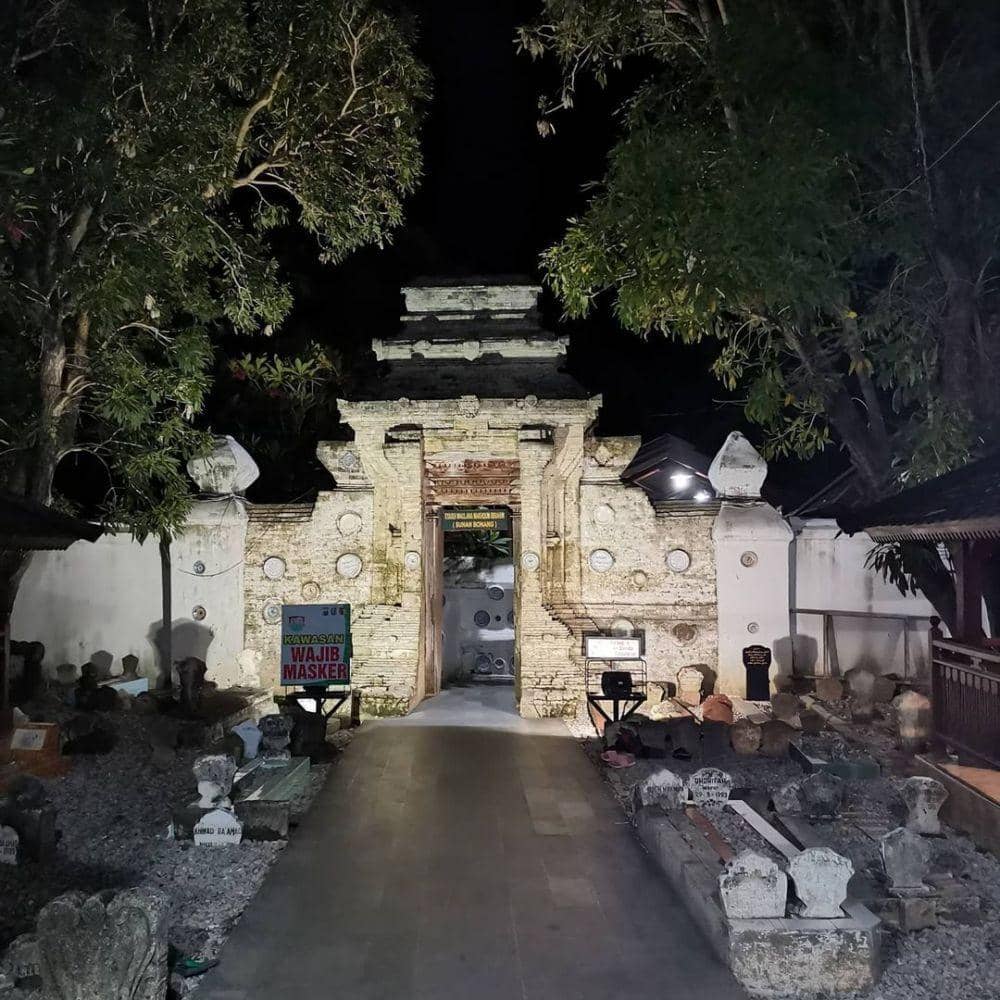 5 Destinasi Wisata Religi Wali Limo di Jawa Timur | IDN Times