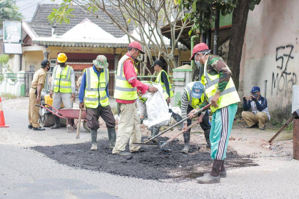 Jalan Rusak di Jember Lebih dari 1000 Km, Pemkab Mulai Cicil | IDN Times