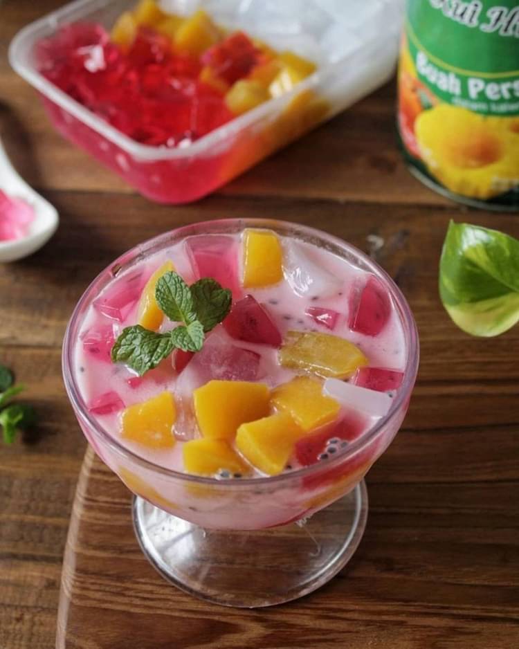 10 Cara Membuat Es Buah Segar, Minuman Andalan Saat Panas | IDN Times