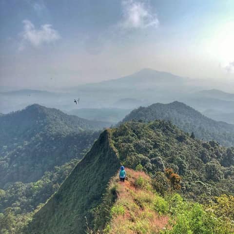Gunung Kerenceng: Rute, Tips, Harga Tiket Masuk | IDN Times Jabar