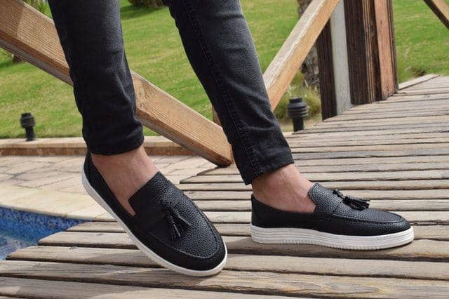15 Rekomendasi Sepatu Slip On Brand Lokal Terbaik, Keren! | IDN Times