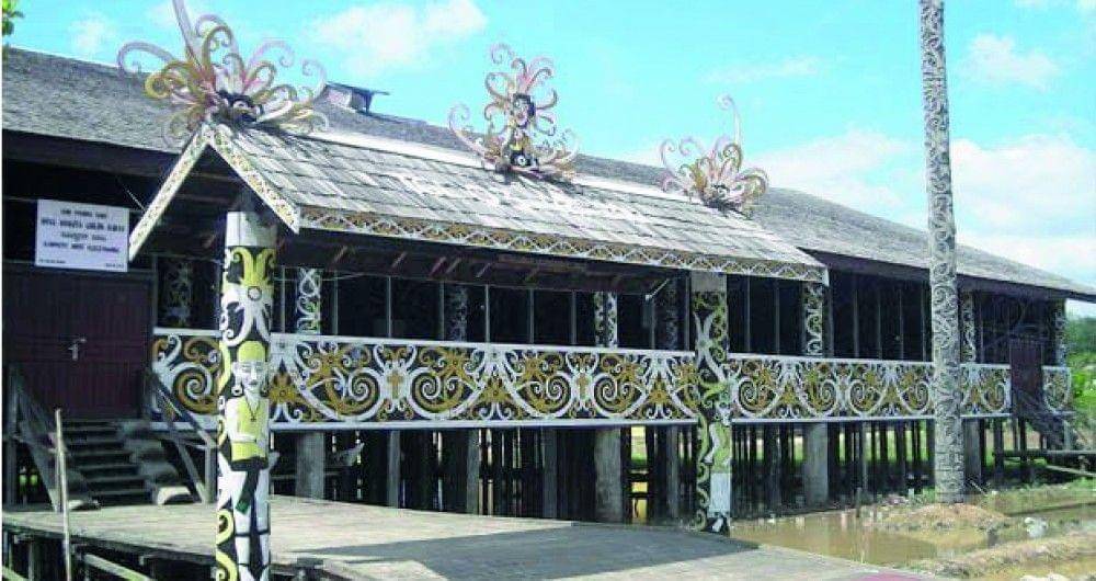 Rumah Adat Lamin, Warisan Budaya Dayak di Kaltim yang Keren | IDN Times ...