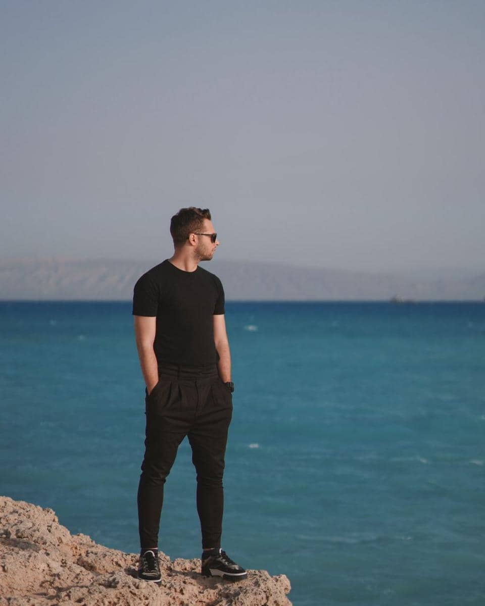 9 Tips Mix and Match T-Shirt Biar Makin Stylish dan Trendi! | IDN Times
