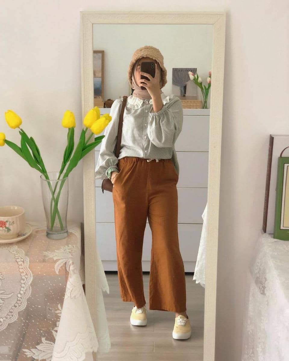 10 Gaya OOTD Hijab Korean Style ala Lida Lubis, Gampang Diti | IDN ...