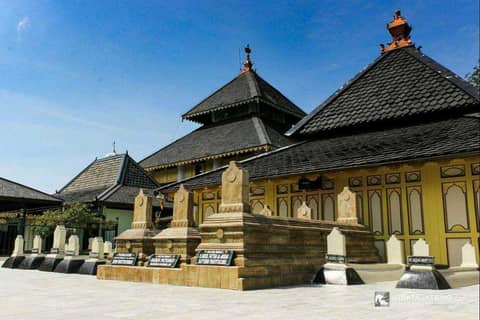 12 Tempat Wisata Terkenal di Demak Bisa Jadi Pilihan Untuk L | IDN ...