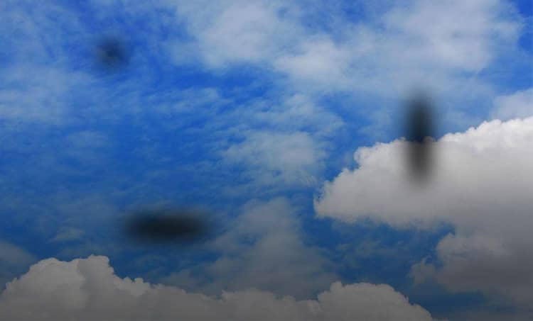 Floaters Mata: Penyebab, Gejala, Pengobatan | IDN Times