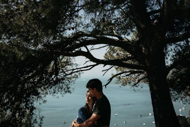 30 Contoh Long Text Buat Pacar, Romantis dan Bikin Meleleh | IDN Times