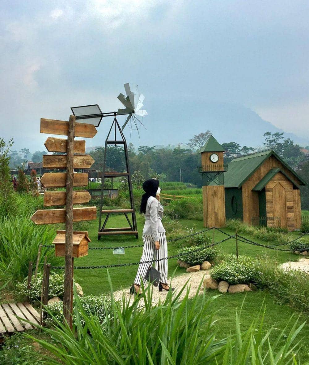 17 Cafe Trawas Terbaru yang Asyik buat Nongkrong, Asri Lho! | IDN Times