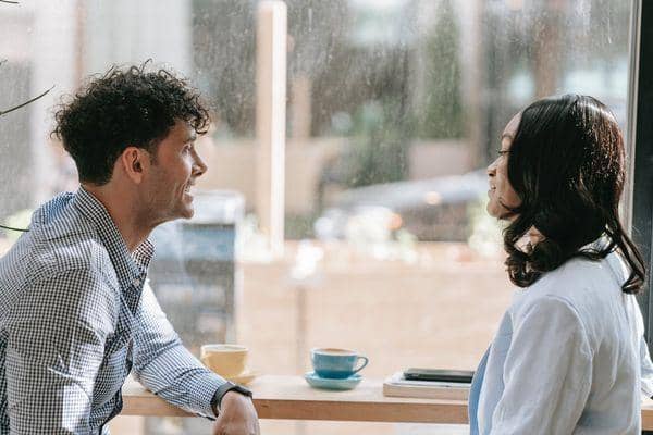 20 Aplikasi Mencari Teman Luar Negeri Gratis dan Aman | IDN Times