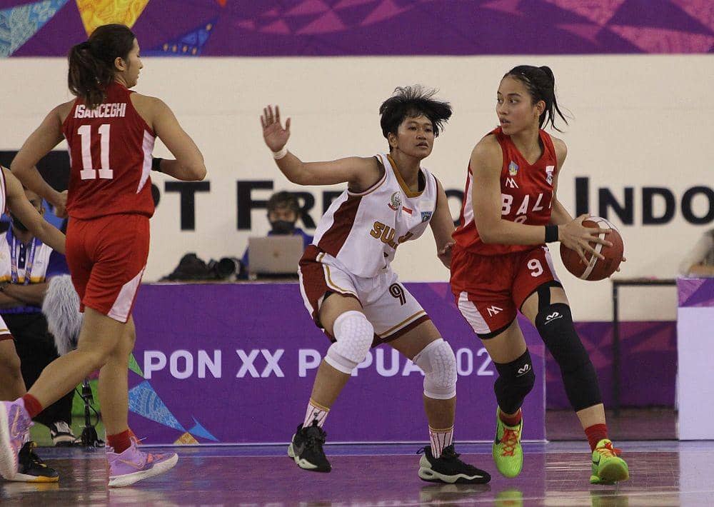 Cara Melakukan Bounce Pass dalam Basket, Pahami Tekniknya! | IDN Times