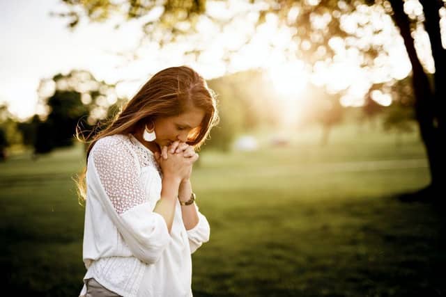 50 Ayat Alkitab Romantis untuk Pacar, Penuh Cinta! | IDN Times