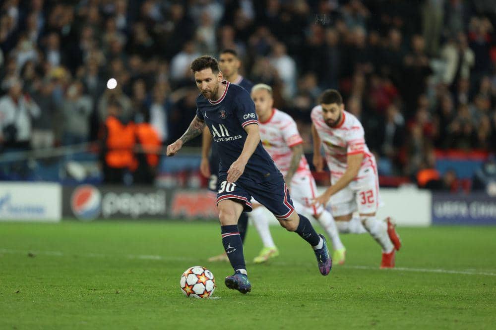 20 Peraturan Permainan Sepak Bola Terlengkap, Wajib Dipatuhi | IDN Times