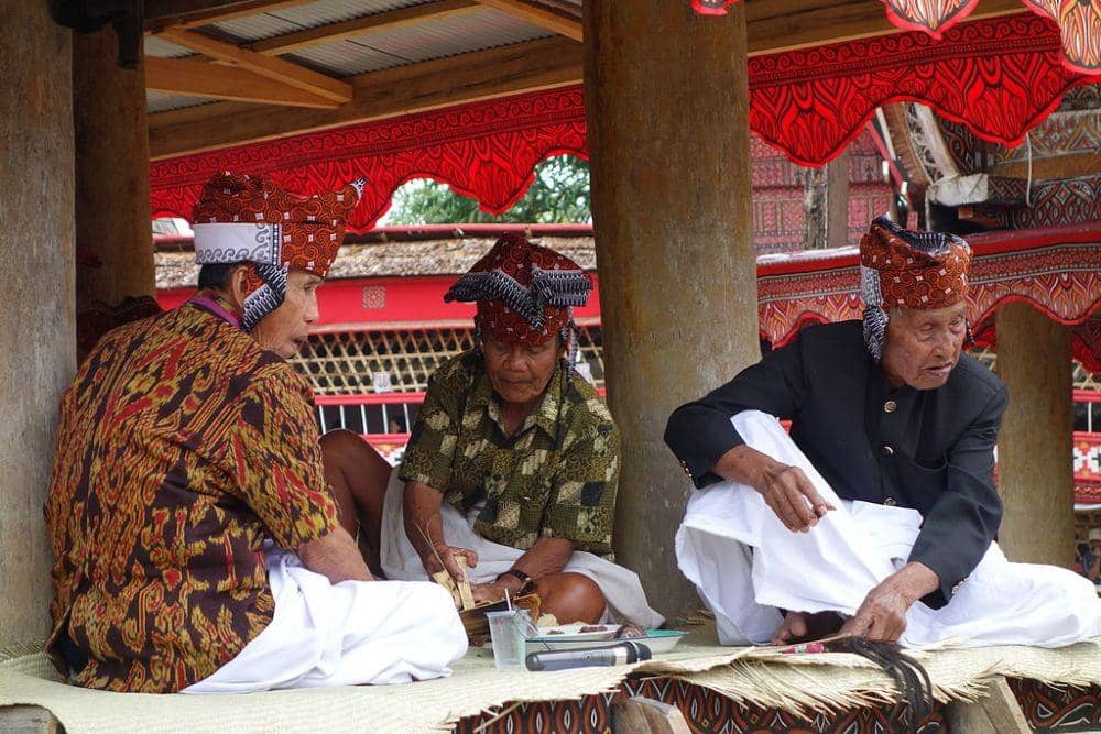 Passapu dan Patonro, Penutup Kepala Khas Toraja dan Makassar | IDN ...