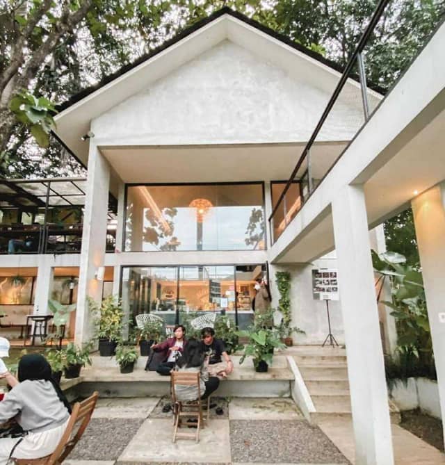 10 Rekomendasi Tempat Makan di Sentul yang Enak | IDN Times