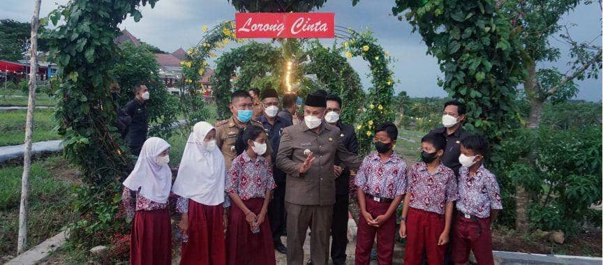 Nanang Diwawancara Reporter Cilik: Pak Bupati Mandi Sehari | IDN Times ...