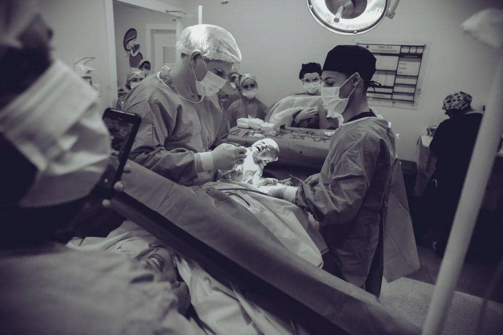 Apa Itu Operasi Caesar Cito? | IDN Times