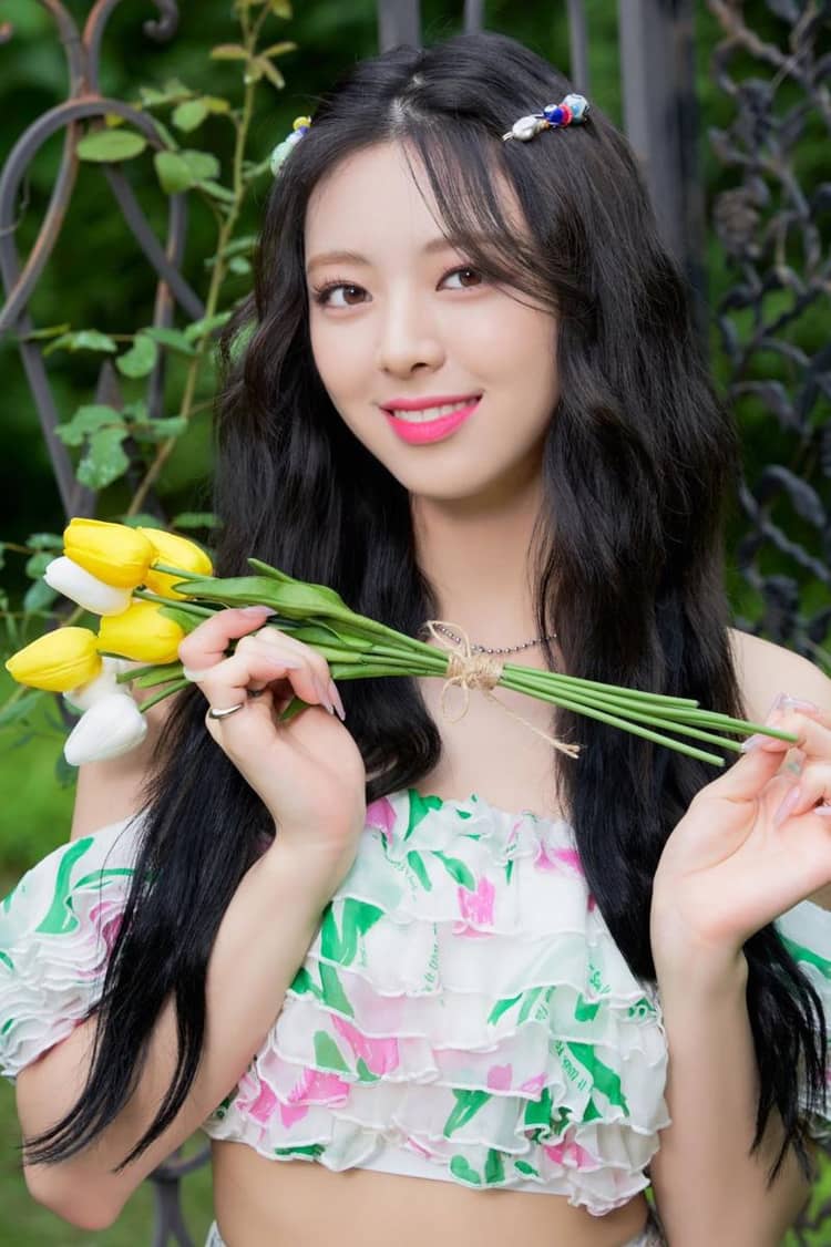 Profil dan Biodata Yuna ITZY | IDN Times