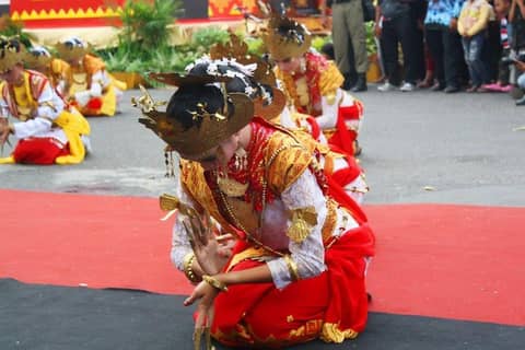 9 Tarian Tradisional Lampung yang Kaya Makna | IDN Times Lampung