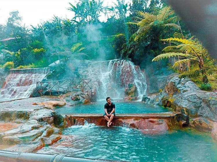 10 Tempat Pemandian Air Panas Terbaik di Indonesia | IDN Times