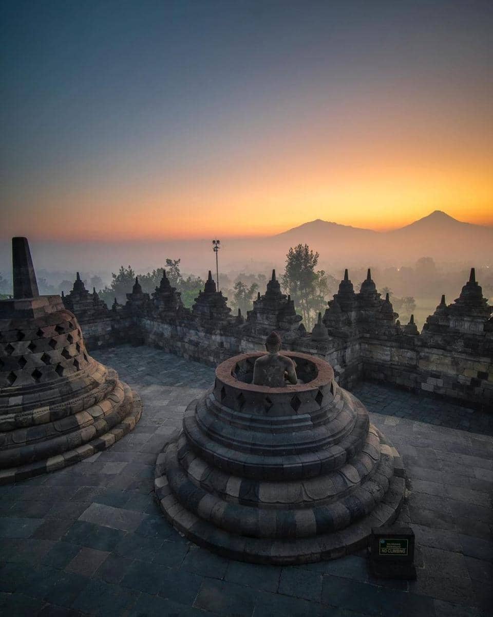 10 Candi di Indonesia Paling Besar dan Megah | IDN Times