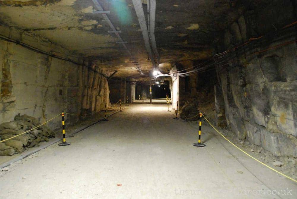 5 Bungker Terbesar yang Ada di Dunia, Dalamnya Bagaimana? | IDN Times