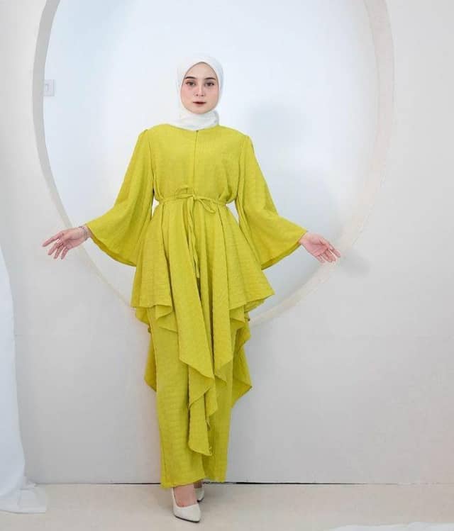Outfit Lebaran Selain Kaftan, Ada One Set Stylist dari Cordy | IDN ...
