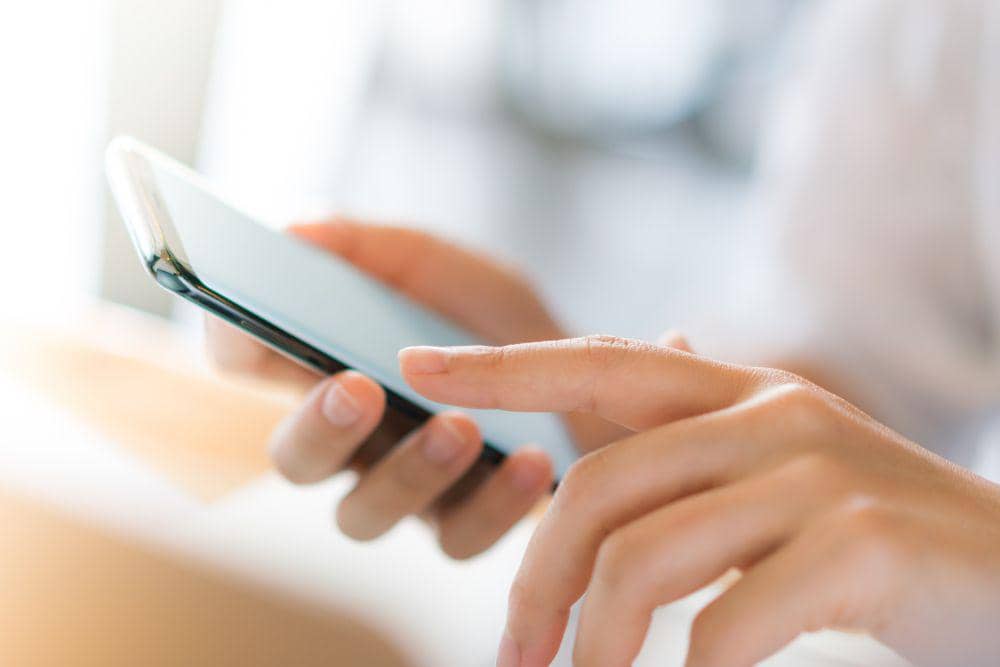 Kenapa Tombol Power HP Tidak Berfungsi? Ini Penyebabnya | IDN Times
