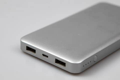 12 Rekomendasi Power Bank Terbaik, UNEED Hingga Anker | IDN Times