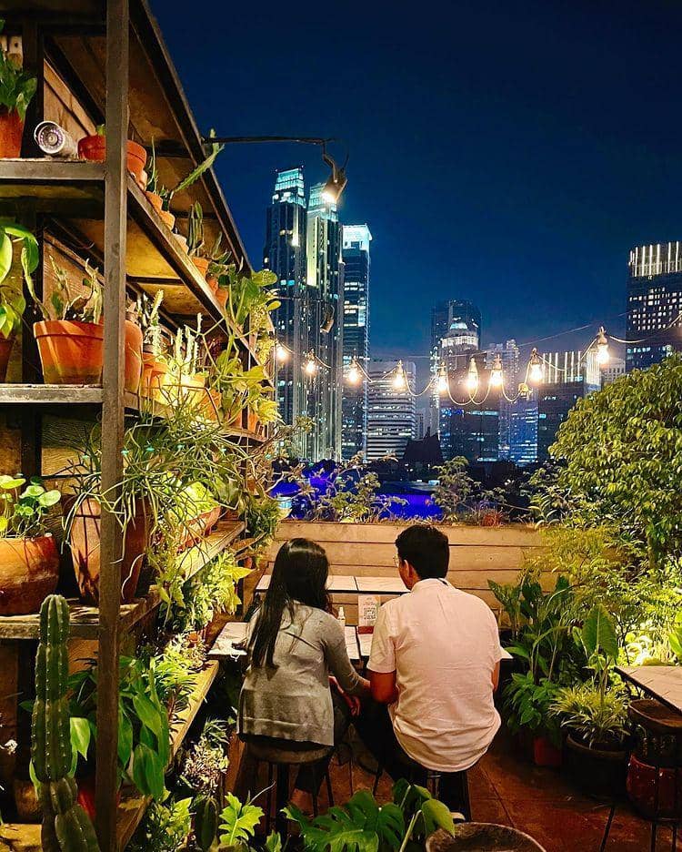 15 Cafe Rooftop Jakarta Selatan Terhits dan Instagramable | IDN Times