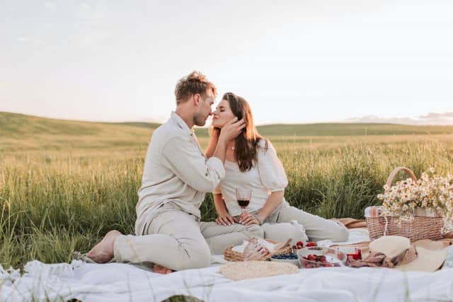 30 Contoh Long Text Buat Pacar, Romantis dan Bikin Meleleh | IDN Times