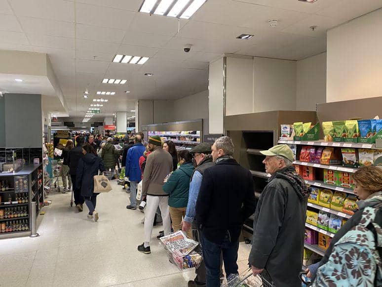 5 Cara Cegah Panic Buying agar Tidak Ganggu Dana Darurat | IDN Times