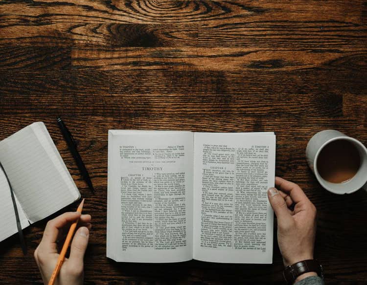 10 Contoh Bahasa Bali Alus dan Kruna Andap | IDN Times Bali