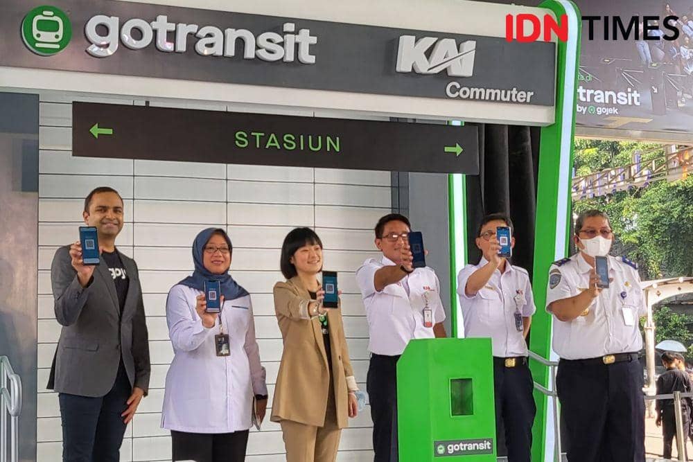 2 Cara Naik KRL Terbaru 2024, Panduan untuk Komuter Pemula | IDN Times