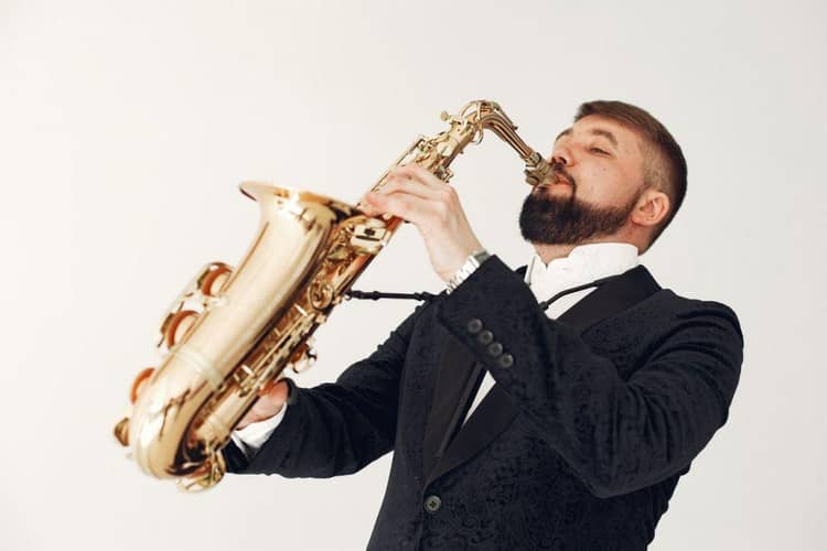 Alat Musik Saksofon: Sejarah, Jenis-Jenis, dan Komponennya | IDN Times