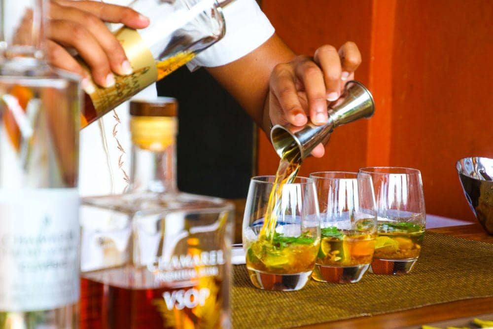 5 Fakta Rum, Bahan Populer yang Berikan Aroma pada Kue | IDN Times