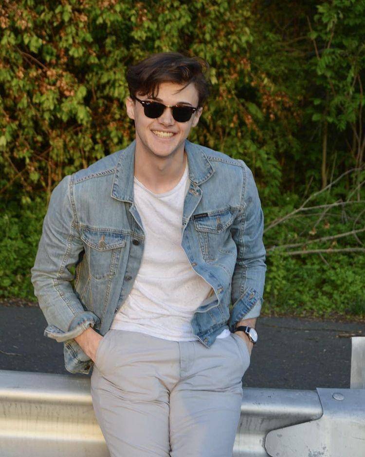 Biodata dan Profil Christopher Briney | IDN Times