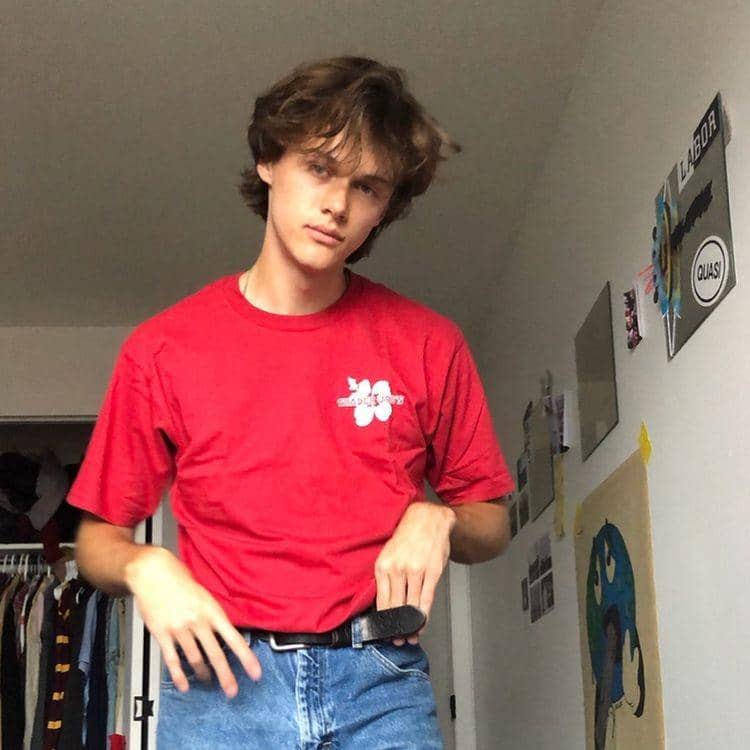 Biodata dan Profil Christopher Briney | IDN Times