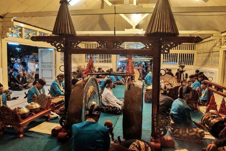 Pengertian Gamelan: Sejarah, Contoh, dan Jenis-Jenisnya | IDN Times