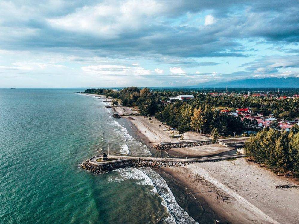 7 Tempat Wisata Pariaman Paling Hits | IDN Times