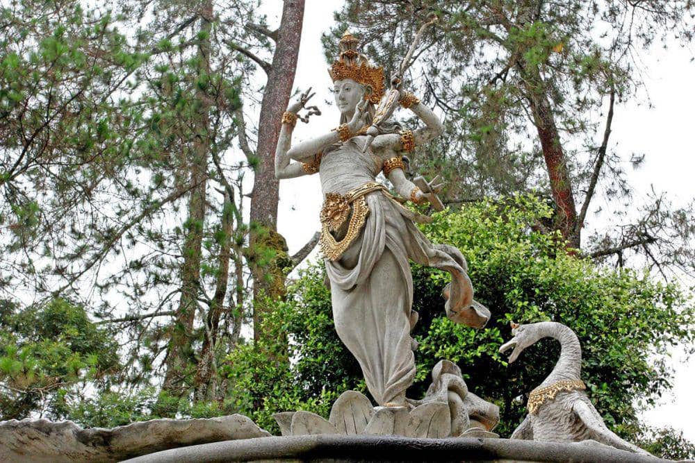 Macam-macam Simbol Dewi Saraswati dan Maknanya | IDN Times Bali