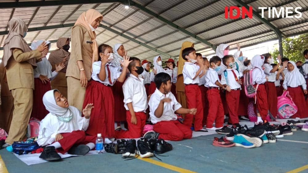 Revitalisasi 155 SLB, Kemendikdasmen Libatkan 21 PTN | IDN Times