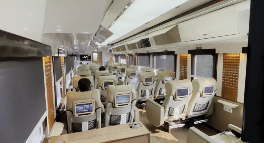 Perbedaan Kelas Kereta Api Ekonomi Bisnis, Eksekutif, Luxury | IDN Times