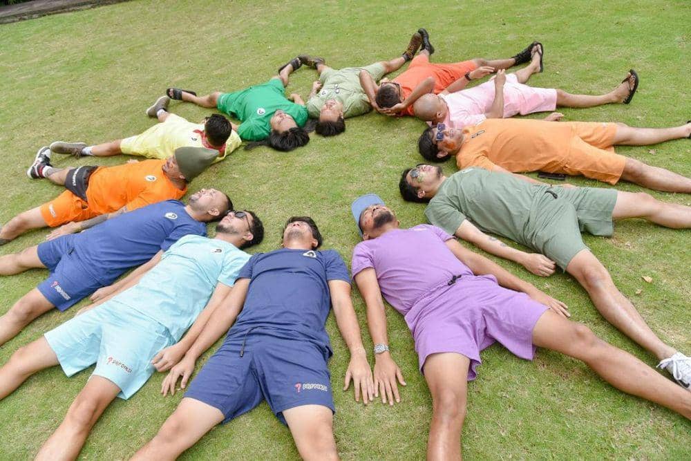 10 Outfit Kembaran Geng The Prediksi, Terbaru Babysitter | IDN Times