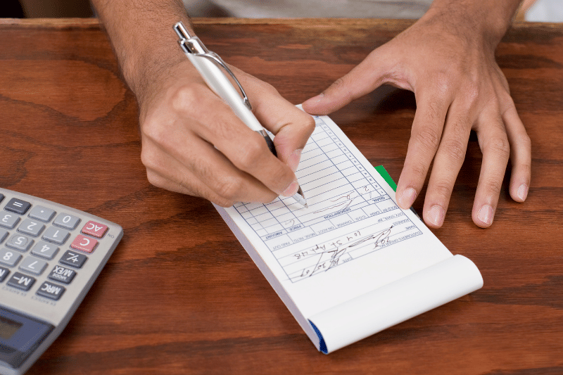 Pengertian Transaksi Menurut Para Ahli, Jenis, dan Fungsinya | IDN Times