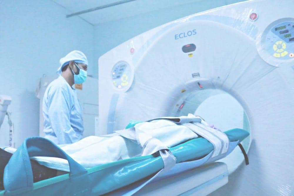 Apa Itu CT Scan? Ini Tujuan, Cara Kerja dan Efek Sampingnya | IDN Times