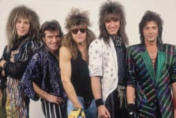 50 Lagu Indonesia dan Barat Tahun 80-an untuk Bernostalgia | Duniaku.com