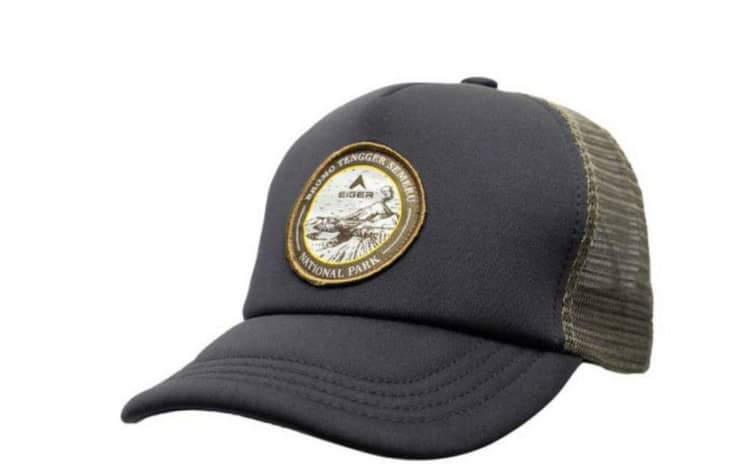5 Merek Topi Lokal untuk Pria, Bikin Penampilan Makin Kece | IDN Times